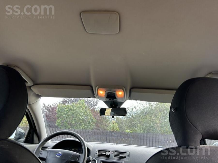 Melns Volvo S40 2007 Kuldīga, ar dzinēja tilpumu 1.60 L un nobraukumu 372 tūkst. km par 1700 €, foto 12 vietnē AUTOMOTO.COM.LV