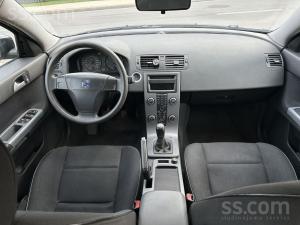 Melns Volvo S40 2007 Kuldīga, ar dzinēja tilpumu 1.60 L un nobraukumu 372 tūkst. km par 1700 €, foto 13 vietnē AUTOMOTO.COM.LV