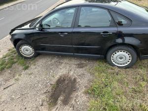 Melns Volvo S40 2007 Kuldīga, ar dzinēja tilpumu 1.60 L un nobraukumu 372 tūkst. km par 1500 €, foto 7 vietnē AUTOMOTO.COM.LV