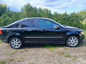 Black Volvo S40 2007 in Riga, with an engine capacity of 2.00 L and mileage of 230 thousand km for 2500 €, photo 4 on AUTOMOTO.COM.LV