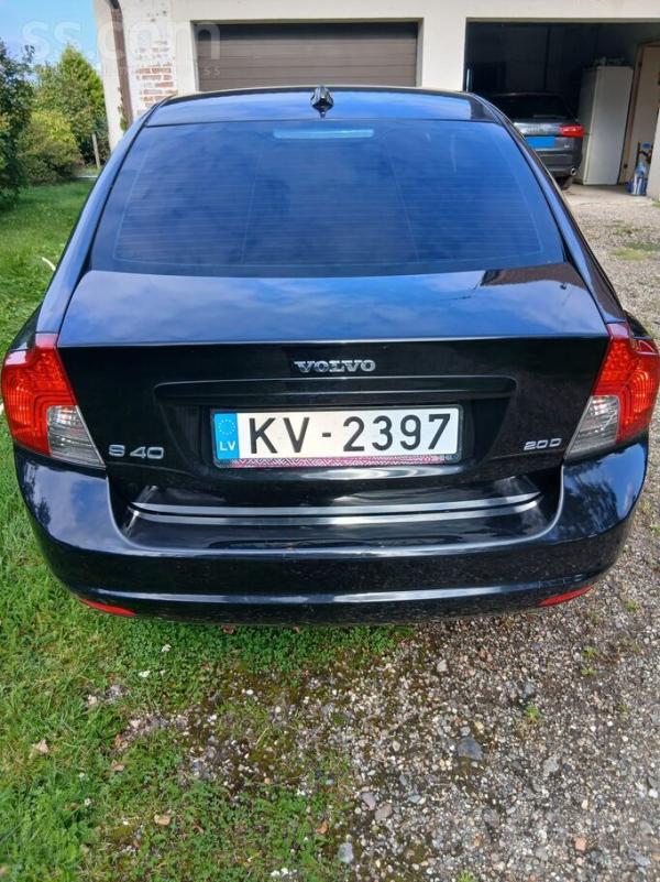Black Volvo S40 2007 in Riga, with an engine capacity of 2.00 L and mileage of 230 thousand km for 2500 €, photo 5 on AUTOMOTO.COM.LV