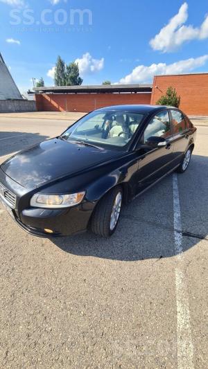Black Volvo S40 2007 in Riga, with an engine capacity of 1.60 L and mileage of 287 thousand km for 2500 €, photo  on AUTOMOTO.COM.LV