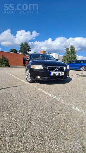 Black Volvo S40 2007 in Riga, with an engine capacity of 1.60 L and mileage of 287 thousand km for 2500 €, photo 14 on AUTOMOTO.COM.LV
