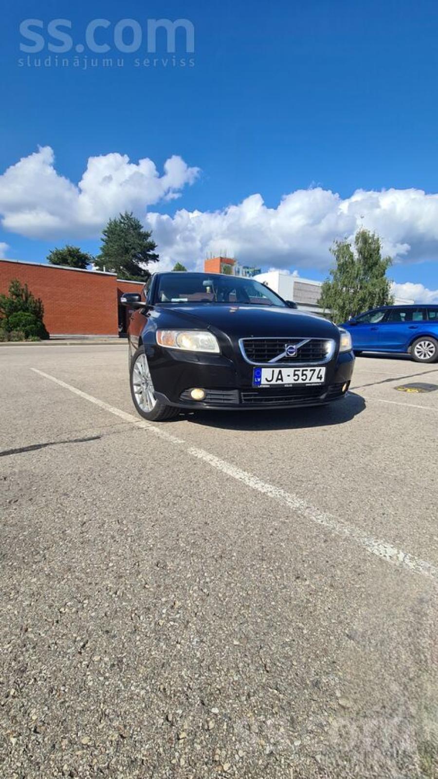 Black Volvo S40 2007 in Riga, with an engine capacity of 1.60 L and mileage of 287 thousand km for 2500 €, photo 14 on AUTOMOTO.COM.LV