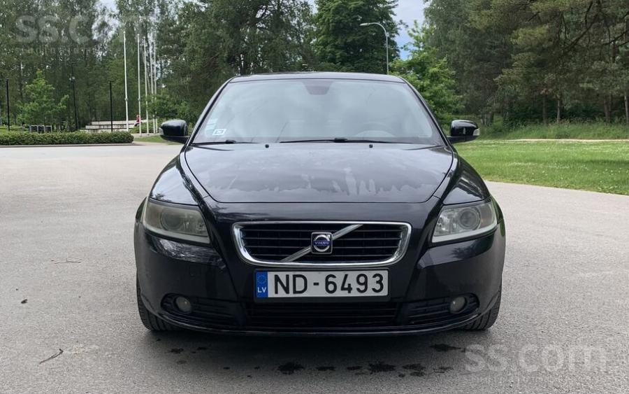 Melns Volvo S40 2008 Rīga, ar dzinēja tilpumu 1.60 L un nobraukumu 255 tūkst. km par 2650 €, foto 3 vietnē AUTOMOTO.COM.LV