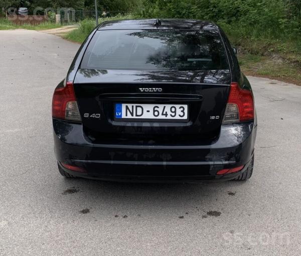 Melns Volvo S40 2008 Rīga, ar dzinēja tilpumu 1.60 L un nobraukumu 255 tūkst. km par 2650 €, foto 4 vietnē AUTOMOTO.COM.LV