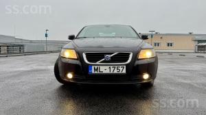 Black Volvo S40 2008 in Riga, with an engine capacity of 2.00 L and mileage of 225 thousand km for 3280 €, photo 2 on AUTOMOTO.COM.LV