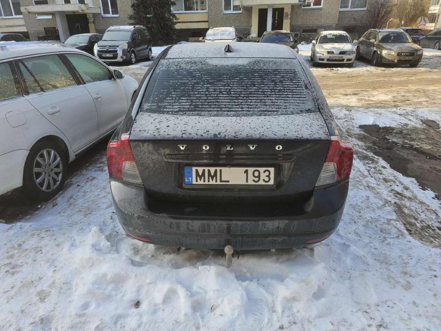 Melns Volvo S40 2008 Kauņa, ar dzinēja tilpumu 1.60 L un nobraukumu 369 tūkst. km par 2500 €, foto 4 vietnē AUTOMOTO.COM.LV
