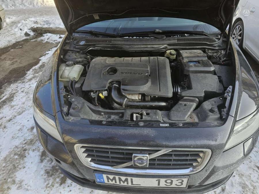 Melns Volvo S40 2008 Kauņa, ar dzinēja tilpumu 1.60 L un nobraukumu 369 tūkst. km par 2500 €, foto 5 vietnē AUTOMOTO.COM.LV