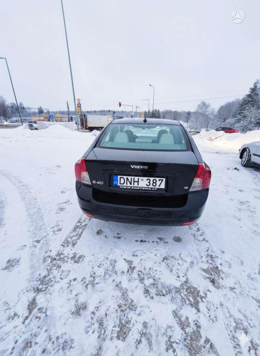 Black Volvo S40 2008 in Vilnius, with an engine capacity of 1.80 L and mileage of 213 thousand km for 2200 €, photo 4 on AUTOMOTO.COM.LV