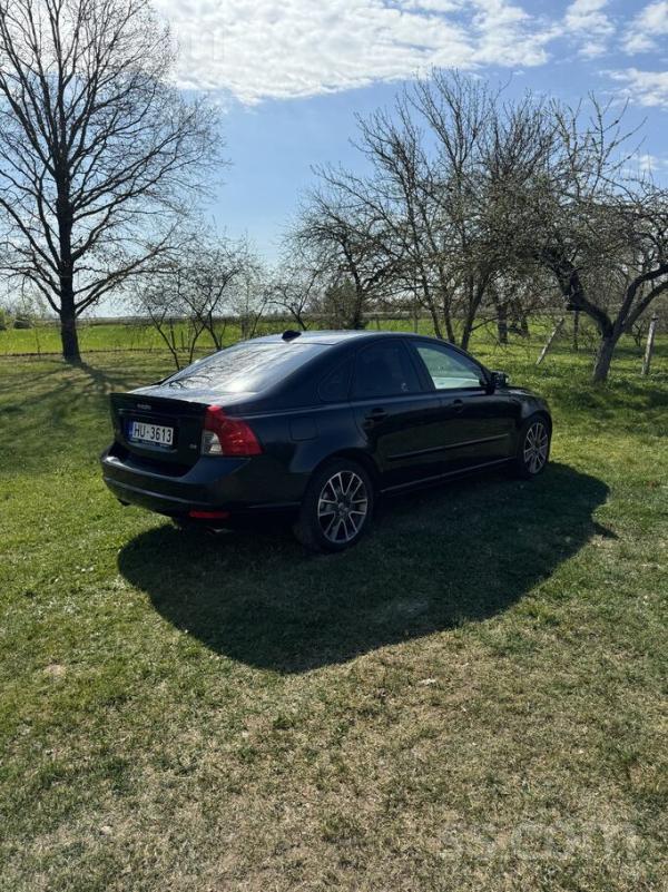 Melns Volvo S40 2008 Jelgava, ar dzinēja tilpumu 2.40 L un nobraukumu 358 tūkst. km par 3200 €, foto 4 vietnē AUTOMOTO.COM.LV