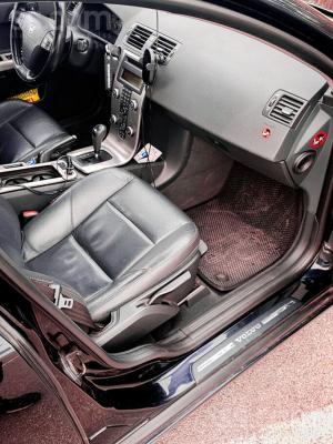 Black Volvo S40 2008 in Riga, with an engine capacity of 2.00 L and mileage of 249 thousand km for 3500 €, photo 8 on AUTOMOTO.COM.LV