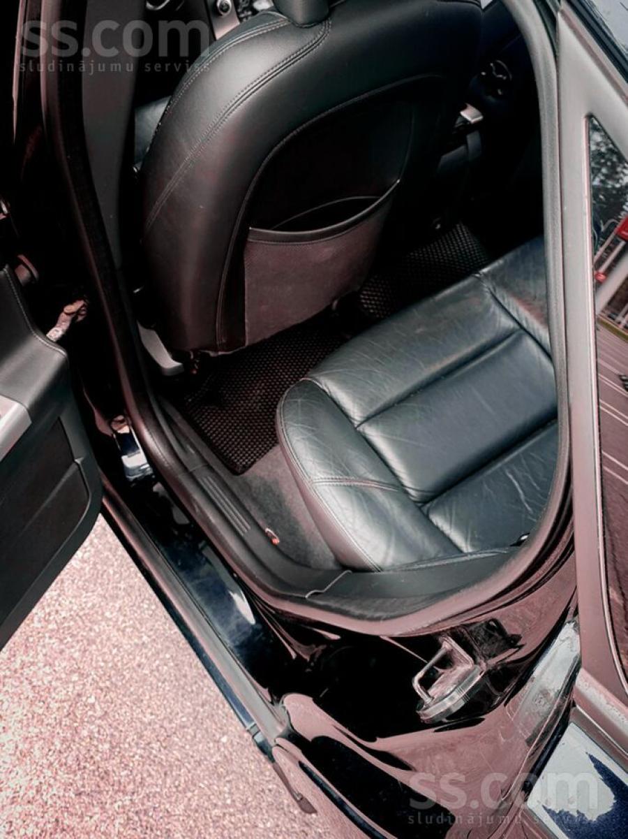 Black Volvo S40 2008 in Riga, with an engine capacity of 2.00 L and mileage of 249 thousand km for 3500 €, photo 9 on AUTOMOTO.COM.LV