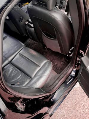 Black Volvo S40 2008 in Riga, with an engine capacity of 2.00 L and mileage of 249 thousand km for 3500 €, photo 10 on AUTOMOTO.COM.LV