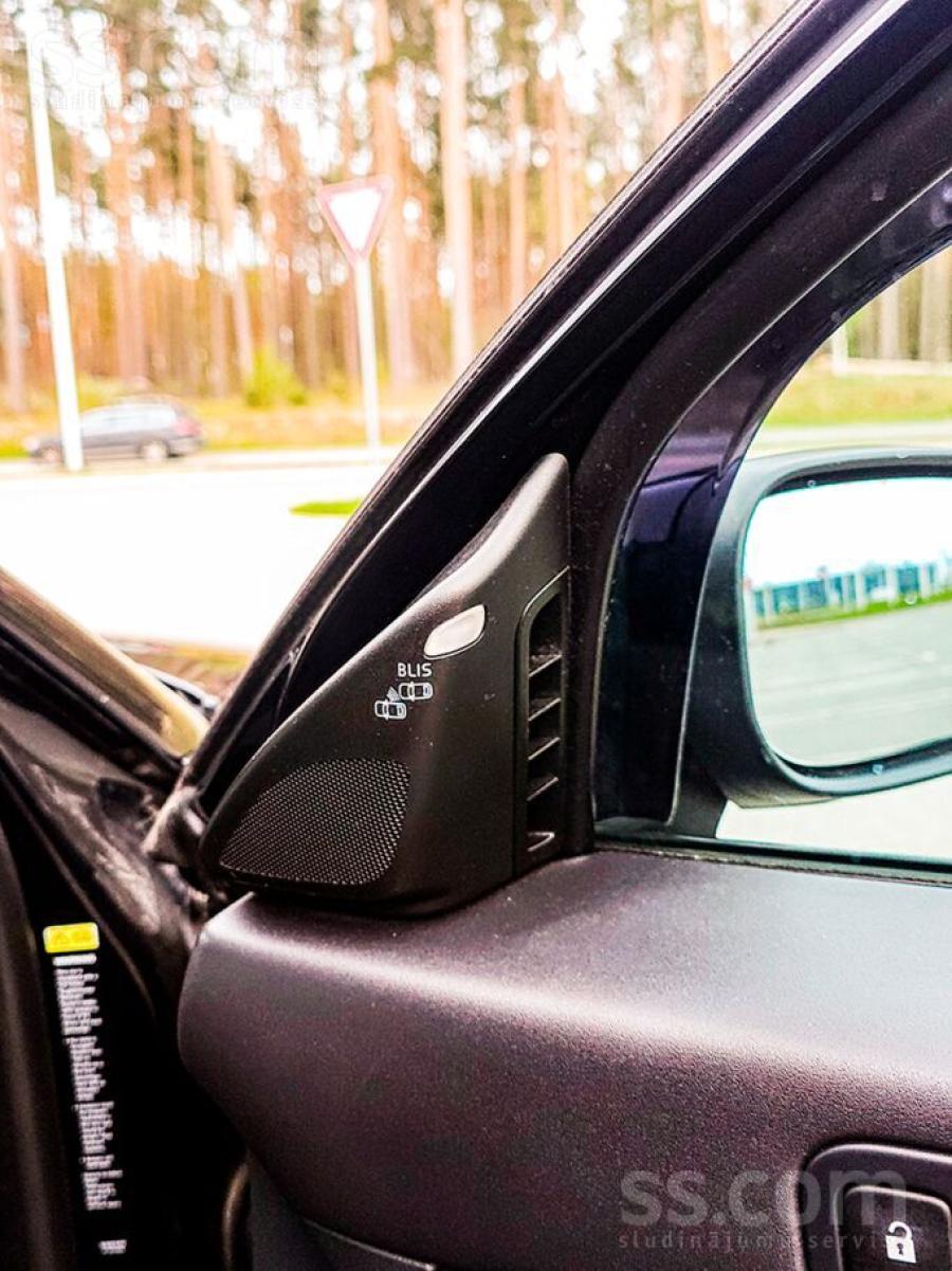 Black Volvo S40 2008 in Riga, with an engine capacity of 2.00 L and mileage of 249 thousand km for 3500 €, photo 13 on AUTOMOTO.COM.LV