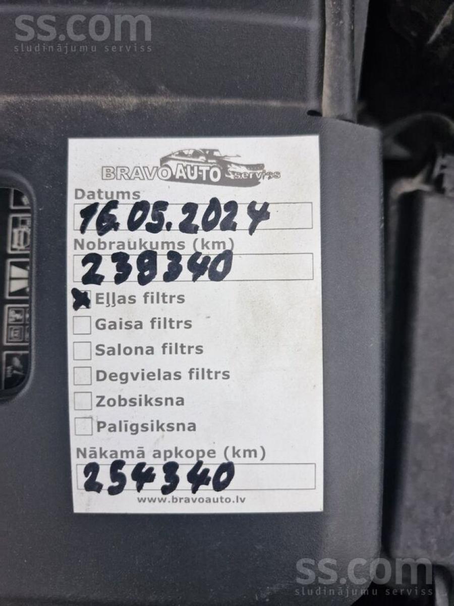 Black Volvo S40 2008 in Riga, with an engine capacity of 2.00 L and mileage of 249 thousand km for 3500 €, photo 16 on AUTOMOTO.COM.LV