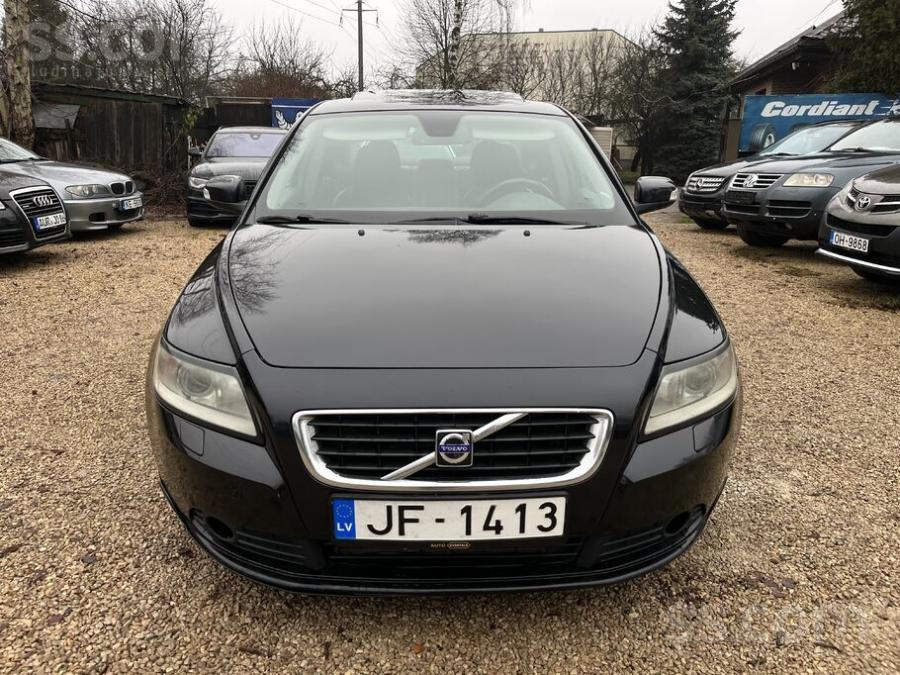 Black Volvo S40 2008 in Riga, with an engine capacity of 2.00 L and mileage of 0 thousand km for 3990 €, photo 4 on AUTOMOTO.COM.LV