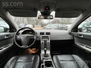 Black Volvo S40 2008 in Riga, with an engine capacity of 2.00 L and mileage of 0 thousand km for 3990 €, photo 9 on AUTOMOTO.COM.LV