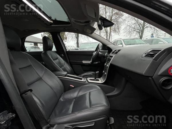 Черный Вольво С40 2008 в Рига, объемом двигателя 2.00 л и пробегом 0 тыс. км за 3990 €, фото 10 на AUTOMOTO.COM.LV