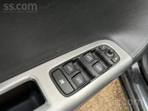Black Volvo S40 2008 in Riga, with an engine capacity of 2.00 L and mileage of 0 thousand km for 3990 €, photo 12 on AUTOMOTO.COM.LV