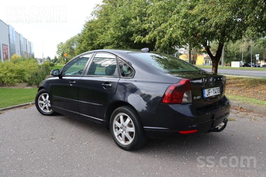 Black Volvo S40 2008 in Riga, with an engine capacity of 2.00 L and mileage of 0 thousand km for 2990 €, photo 4 on AUTOMOTO.COM.LV