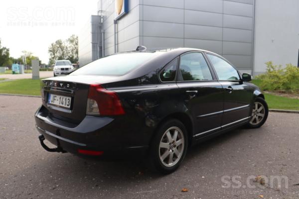 Black Volvo S40 2008 in Riga, with an engine capacity of 2.00 L and mileage of 0 thousand km for 2990 €, photo 5 on AUTOMOTO.COM.LV