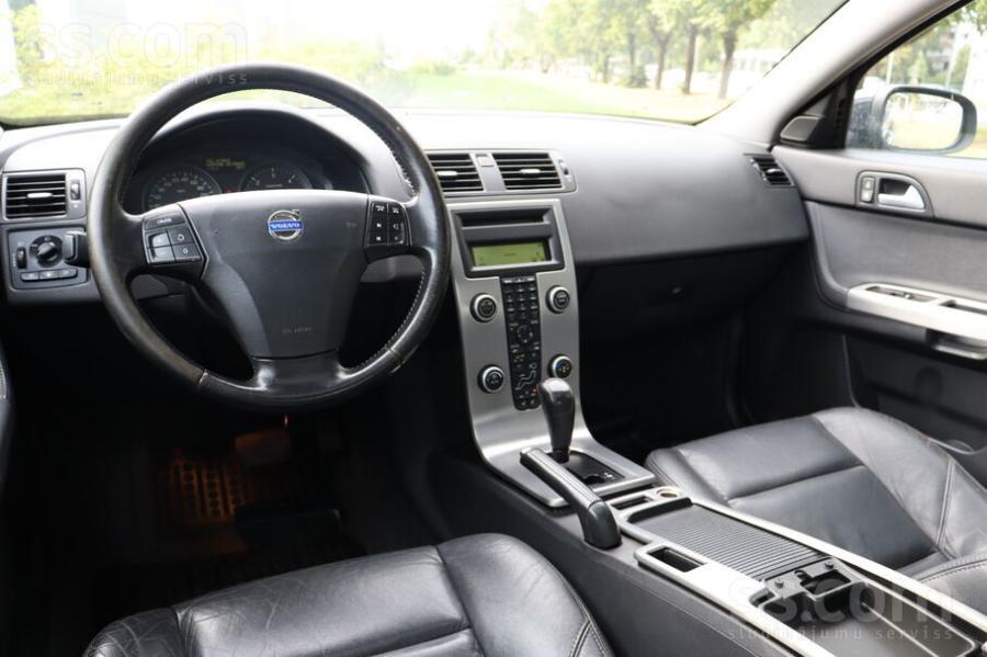 Black Volvo S40 2008 in Riga, with an engine capacity of 2.00 L and mileage of 0 thousand km for 2990 €, photo 7 on AUTOMOTO.COM.LV