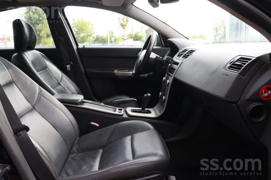 Black Volvo S40 2008 in Riga, with an engine capacity of 2.00 L and mileage of 0 thousand km for 2990 €, photo 10 on AUTOMOTO.COM.LV