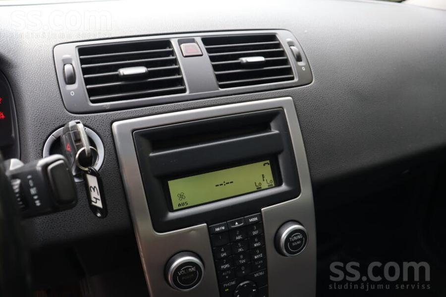 Black Volvo S40 2008 in Riga, with an engine capacity of 2.00 L and mileage of 0 thousand km for 2990 €, photo 17 on AUTOMOTO.COM.LV