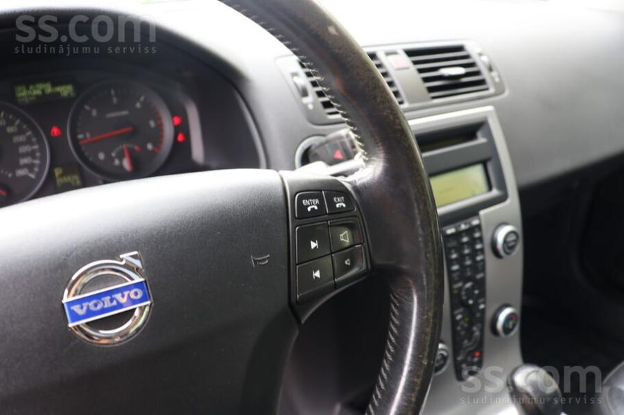 Black Volvo S40 2008 in Riga, with an engine capacity of 2.00 L and mileage of 0 thousand km for 2990 €, photo 18 on AUTOMOTO.COM.LV