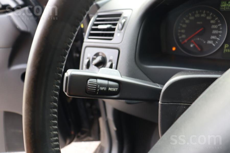 Black Volvo S40 2008 in Riga, with an engine capacity of 2.00 L and mileage of 0 thousand km for 2990 €, photo 20 on AUTOMOTO.COM.LV