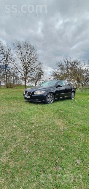 Black Volvo S40 2008 in Jelgava, with an engine capacity of 2.40 L and mileage of 358 thousand km for 3200 €, photo  on AUTOMOTO.COM.LV