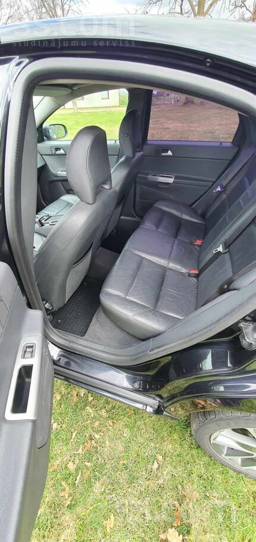 Melns Volvo S40 2008 Jelgava, ar dzinēja tilpumu 2.40 L un nobraukumu 358 tūkst. km par 3200 €, foto 7 vietnē AUTOMOTO.COM.LV