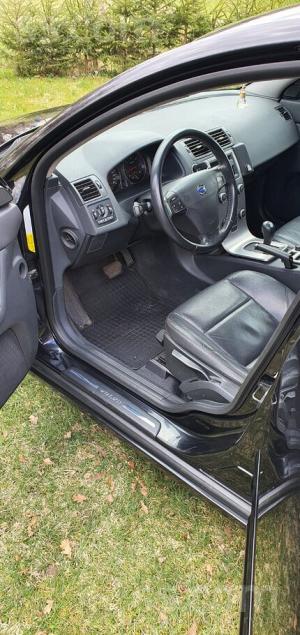 Melns Volvo S40 2008 Jelgava, ar dzinēja tilpumu 2.40 L un nobraukumu 358 tūkst. km par 3200 €, foto 8 vietnē AUTOMOTO.COM.LV