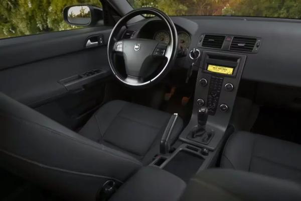 Melns Volvo S40 2008 Jelgava, ar dzinēja tilpumu 1.60 L un nobraukumu 259 tūkst. km par 4600 €, foto 7 vietnē AUTOMOTO.COM.LV