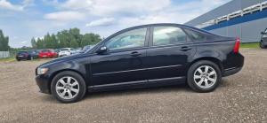 Black Volvo S40 2008 in Daugavpils, with an engine capacity of 1.60 L and mileage of 284 thousand km for 3500 €, photo 3 on AUTOMOTO.COM.LV