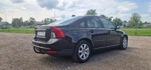 Black Volvo S40 2008 in Daugavpils, with an engine capacity of 1.60 L and mileage of 284 thousand km for 3500 €, photo 6 on AUTOMOTO.COM.LV