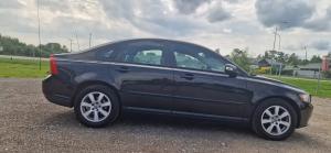 Black Volvo S40 2008 in Daugavpils, with an engine capacity of 1.60 L and mileage of 284 thousand km for 3500 €, photo 7 on AUTOMOTO.COM.LV