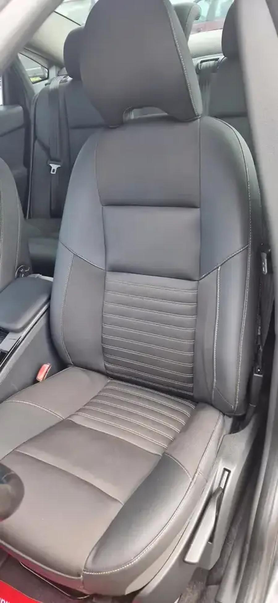 Black Volvo S40 2008 in Daugavpils, with an engine capacity of 1.60 L and mileage of 284 thousand km for 3500 €, photo 18 on AUTOMOTO.COM.LV