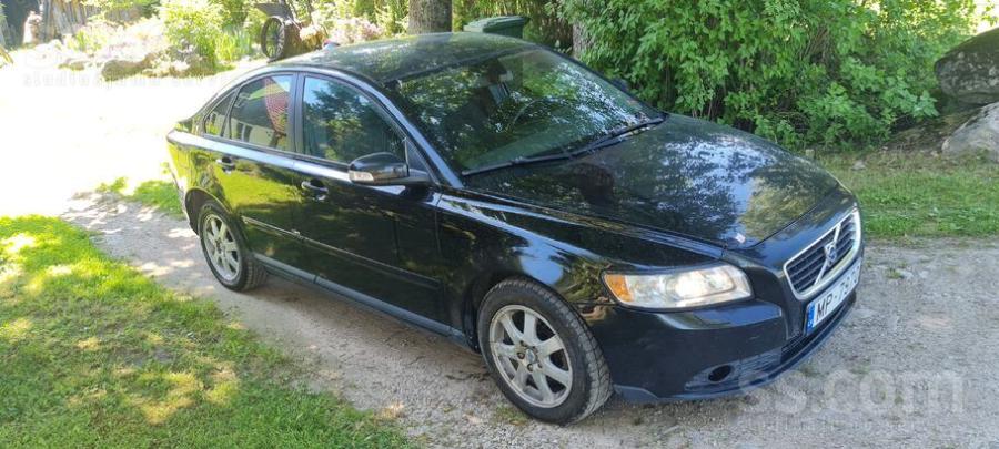 Black Volvo S40 2008 in Aizkraukle, with an engine capacity of 2.00 L and mileage of 382 thousand km for 1450 €, photo 4 on AUTOMOTO.COM.LV