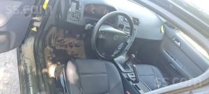 Black Volvo S40 2008 in Aizkraukle, with an engine capacity of 2.00 L and mileage of 382 thousand km for 1450 €, photo 5 on AUTOMOTO.COM.LV