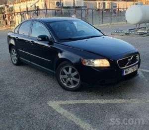 Black Volvo S40 2008 in Jelgava, with an engine capacity of 2.00 L and mileage of 382 thousand km for 1550 €, photo  on AUTOMOTO.COM.LV