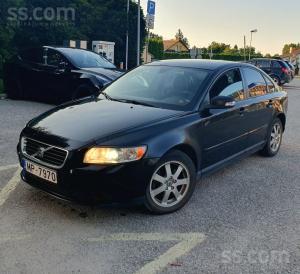 Melns Volvo S40 2008 Jelgava, ar dzinēja tilpumu 2.00 L un nobraukumu 382 tūkst. km par 1550 €, foto 4 vietnē AUTOMOTO.COM.LV