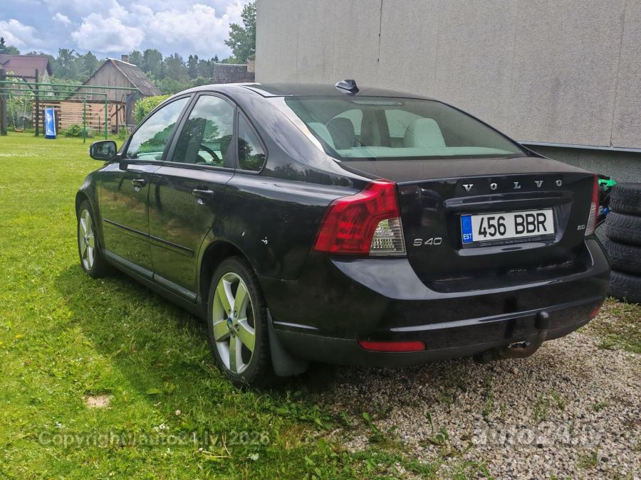 Black Volvo S40 2008 in Kilingi-Nomme, with an engine capacity of 1.60 L and mileage of 390 thousand km for 1999 €, photo 3 on AUTOMOTO.COM.LV