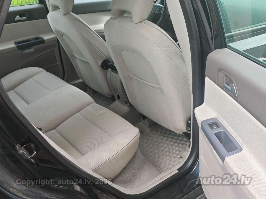Black Volvo S40 2008 in Kilingi-Nomme, with an engine capacity of 1.60 L and mileage of 390 thousand km for 1999 €, photo 7 on AUTOMOTO.COM.LV
