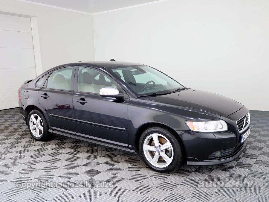 Black Volvo S40 2008 in Tallinn, with an engine capacity of 2.00 L and mileage of 259 thousand km for 2699 €, photo 1 on AUTOMOTO.COM.LV