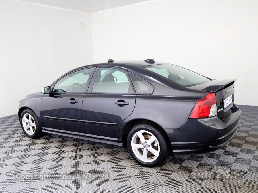 Melns Volvo S40 2008 Tallina, ar dzinēja tilpumu 2.00 L un nobraukumu 259 tūkst. km par 2699 €, foto 5 vietnē AUTOMOTO.COM.LV