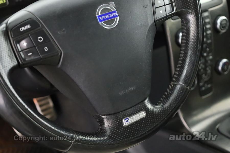 Melns Volvo S40 2008 Tallina, ar dzinēja tilpumu 2.00 L un nobraukumu 259 tūkst. km par 2699 €, foto 9 vietnē AUTOMOTO.COM.LV