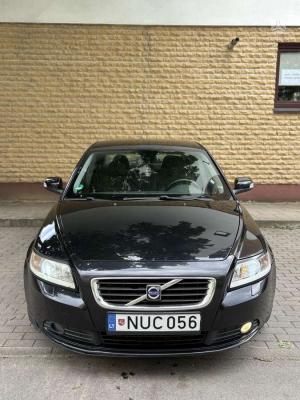 Melns Volvo S40 2008 Viļņa, ar dzinēja tilpumu 2.00 L un nobraukumu 390 tūkst. km par 1400 €, foto 3 vietnē AUTOMOTO.COM.LV