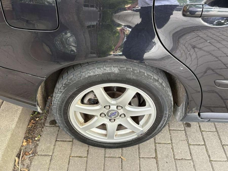 Melns Volvo S40 2008 Viļņa, ar dzinēja tilpumu 2.00 L un nobraukumu 390 tūkst. km par 1400 €, foto 10 vietnē AUTOMOTO.COM.LV